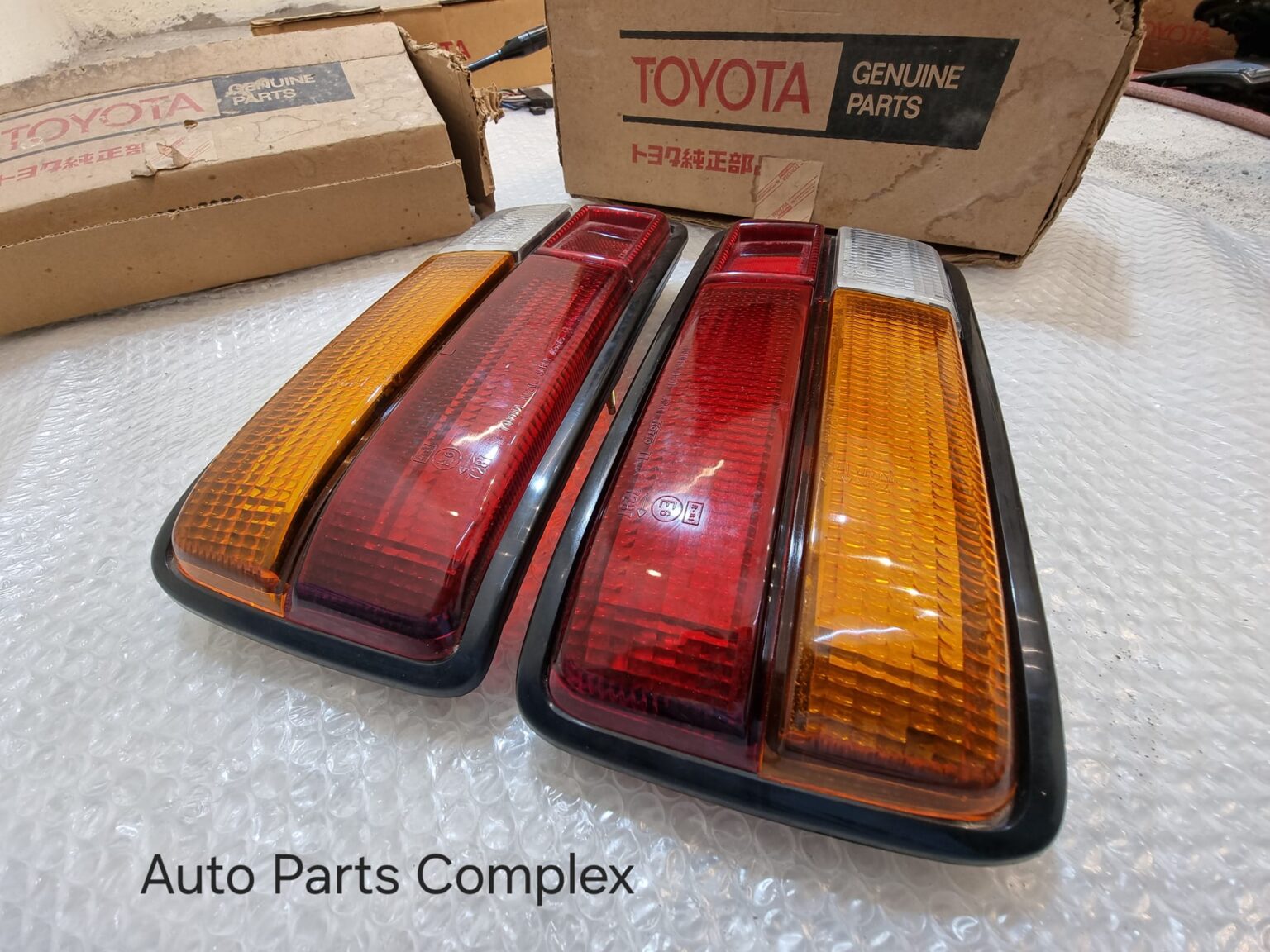 Starlet kp60 kp61 NOS OEM tail light lenses - Autoparts Complex