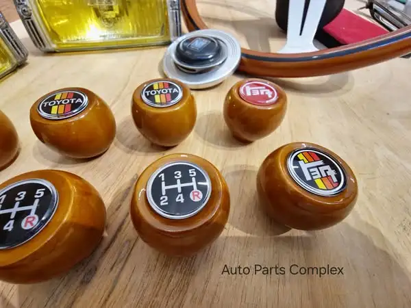 Wooden old-school shifter knobs (Brown) - Autoparts Complex