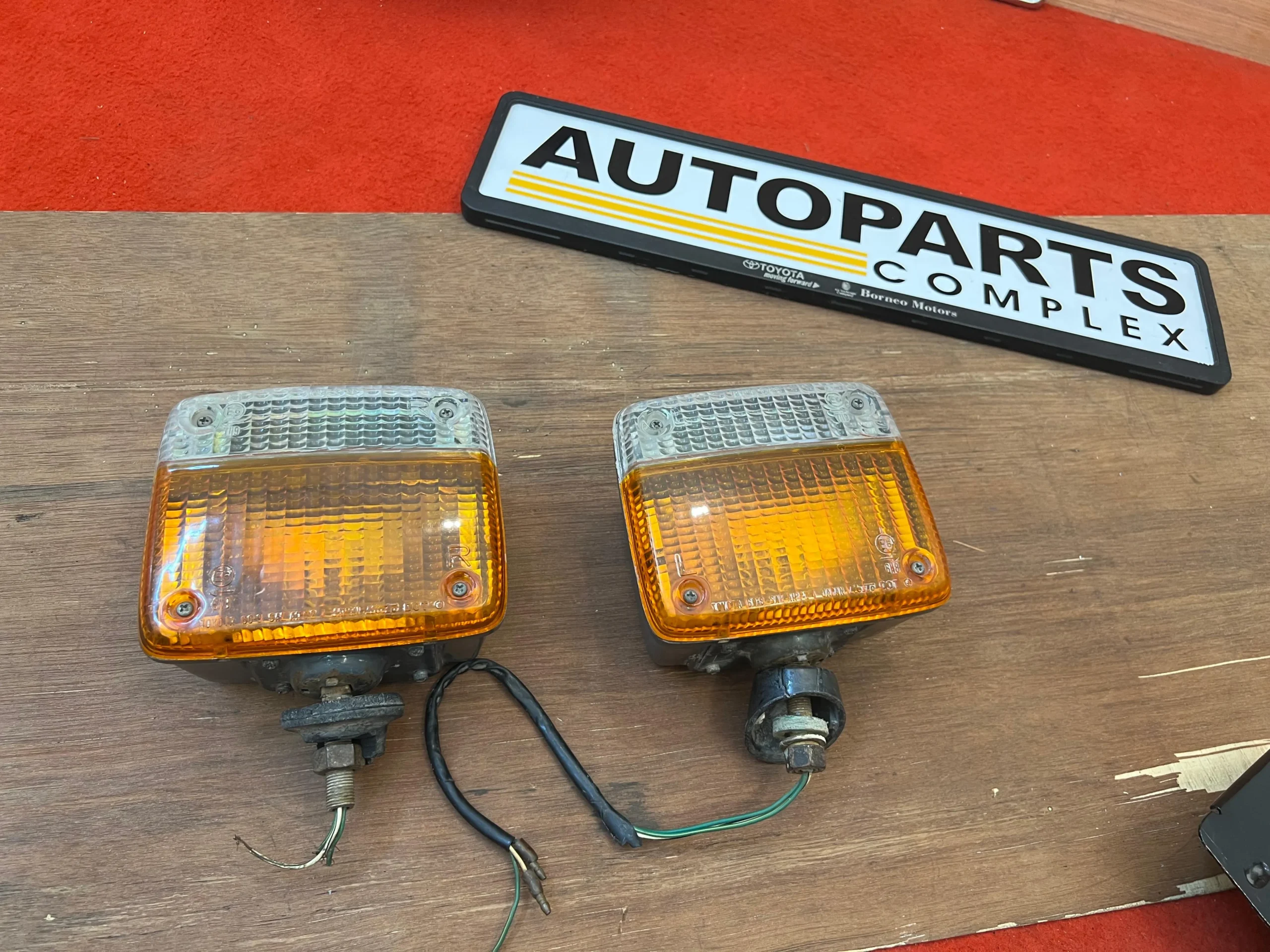 FJ40 FJ45 BJ40 BJ41 Land cruiser fender indicators pair - Autoparts Complex